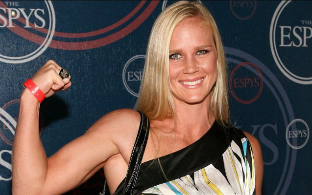 VIDEO: La extraordinaria sorpresa que se llevó Holly Holm en un Q&A