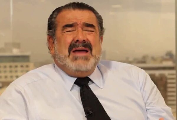 Andrónico Luksic sube foto viajando en metro, como un ciudadano ...