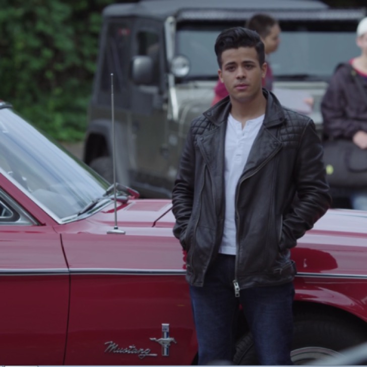 Actor tras Tony de “13 Reasons Why” reveló por qué NO se identifica con ...