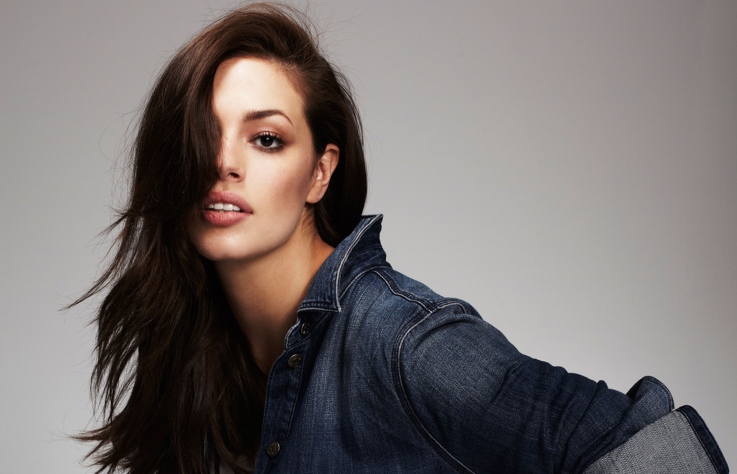 Modelo Xl Ashley Graham Sorprende A Todos Con Increíble Desnudo E