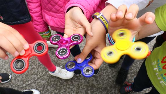 Conoce que es y para qué sirve el "spinner", el juguete del momento