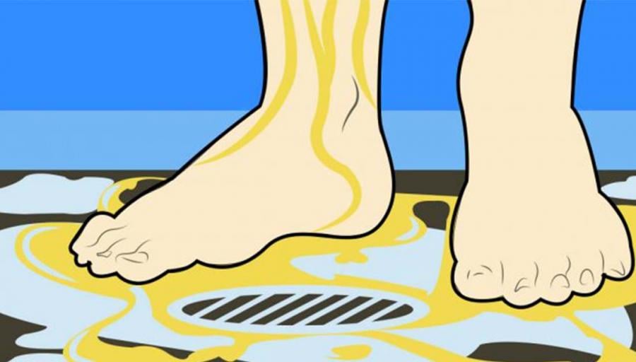 Estos son los increíbles beneficios de orinar en la ducha