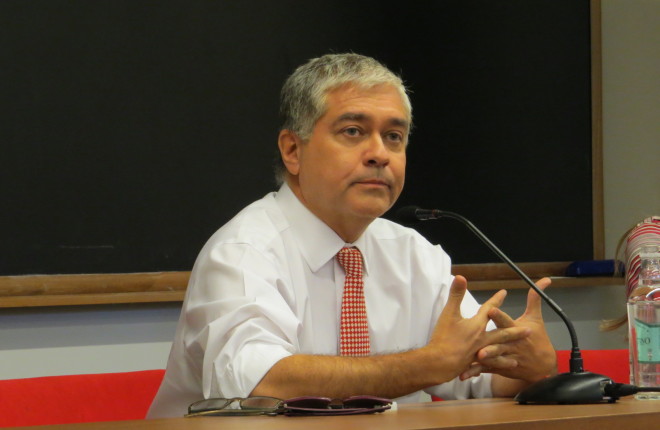 Se le quedó el micrófono abierto a Iván Valenzuela durante el debate ...