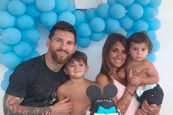 Lionel Messi invitó a Mickey Mouse al cumpleaños de su hijo y todo ...