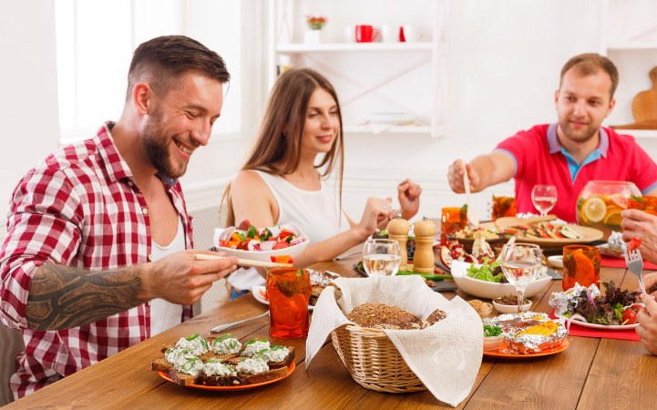 Investigadores afirman que comer lento ayuda a prevenir la obesidad