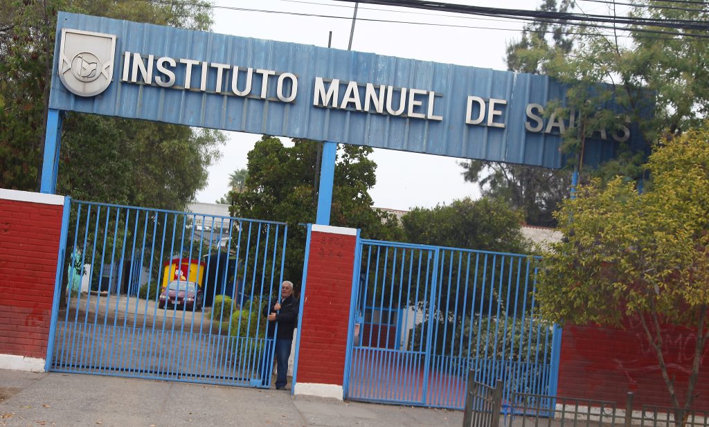 Sin notas y recreos más largos: Así es el nuevo sistema implementado por el Liceo Manuel de Salas