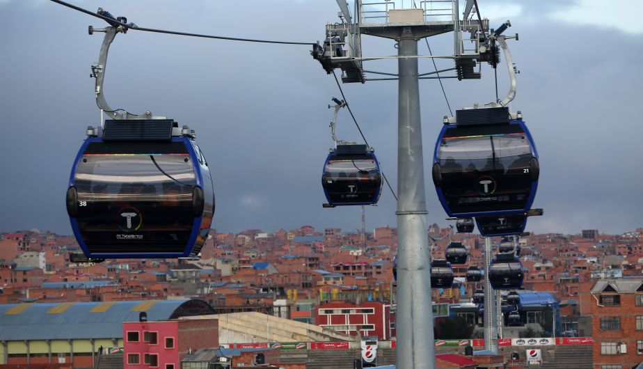 Inaugurada nueva línea del teleférico en La Paz