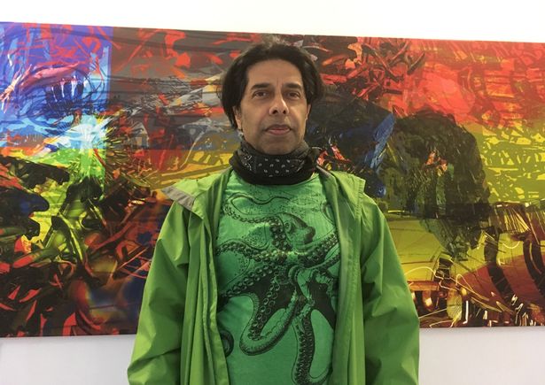 Murió durante siete minutos y ahora pinta la "vida después de la muerte"