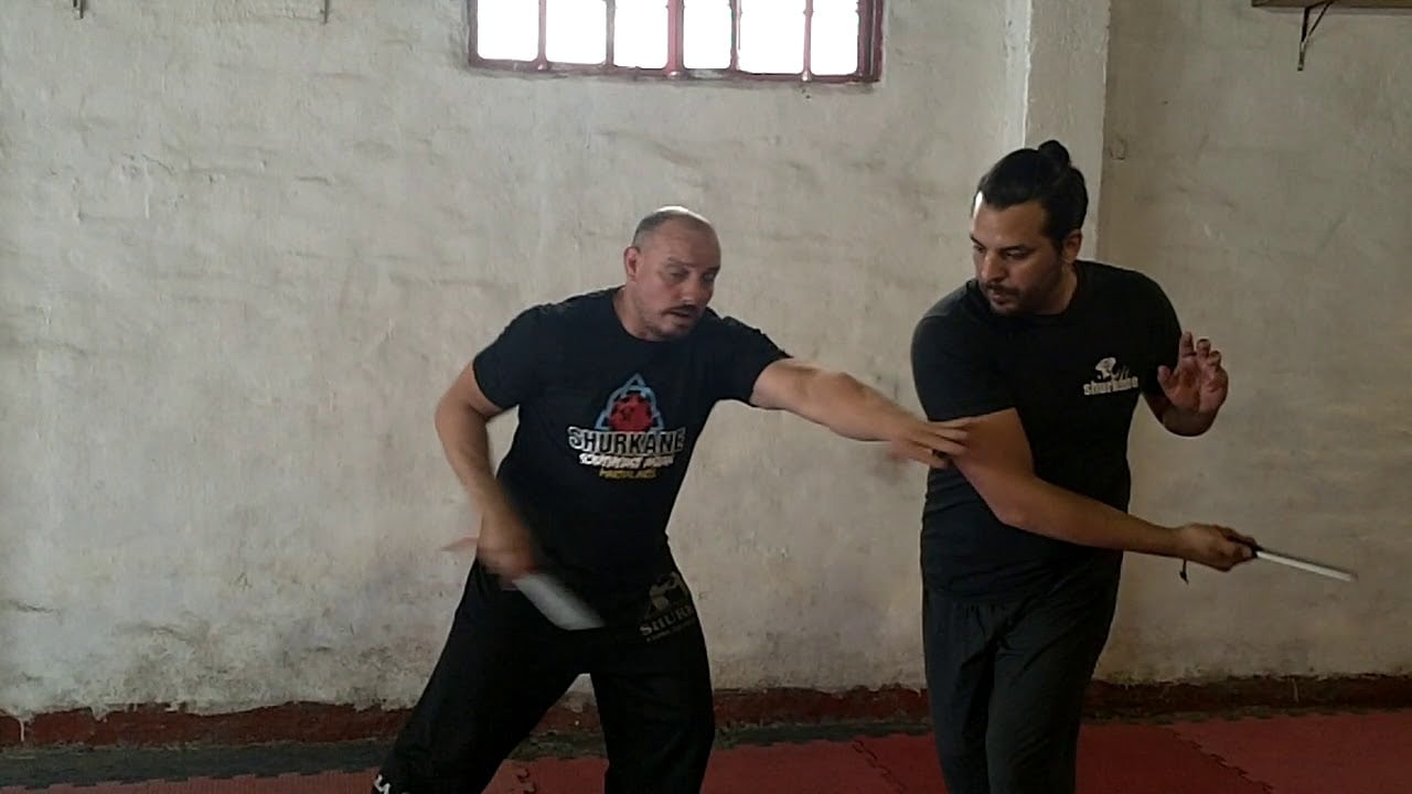 (Video) Tutorial de cómo defenderte de una persona con un cuchillo ...