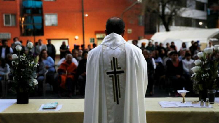 Casos de abusos ligados a la iglesia católica se extienden por todo EE. UU. Casos de abusos ligados a la iglesia católica se extienden por todo EE. UU.