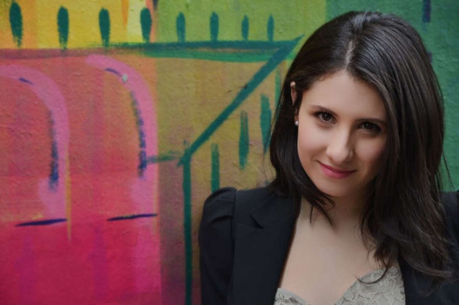 María Carla Pino, la talentosa soprano que representará a Chile en la ...