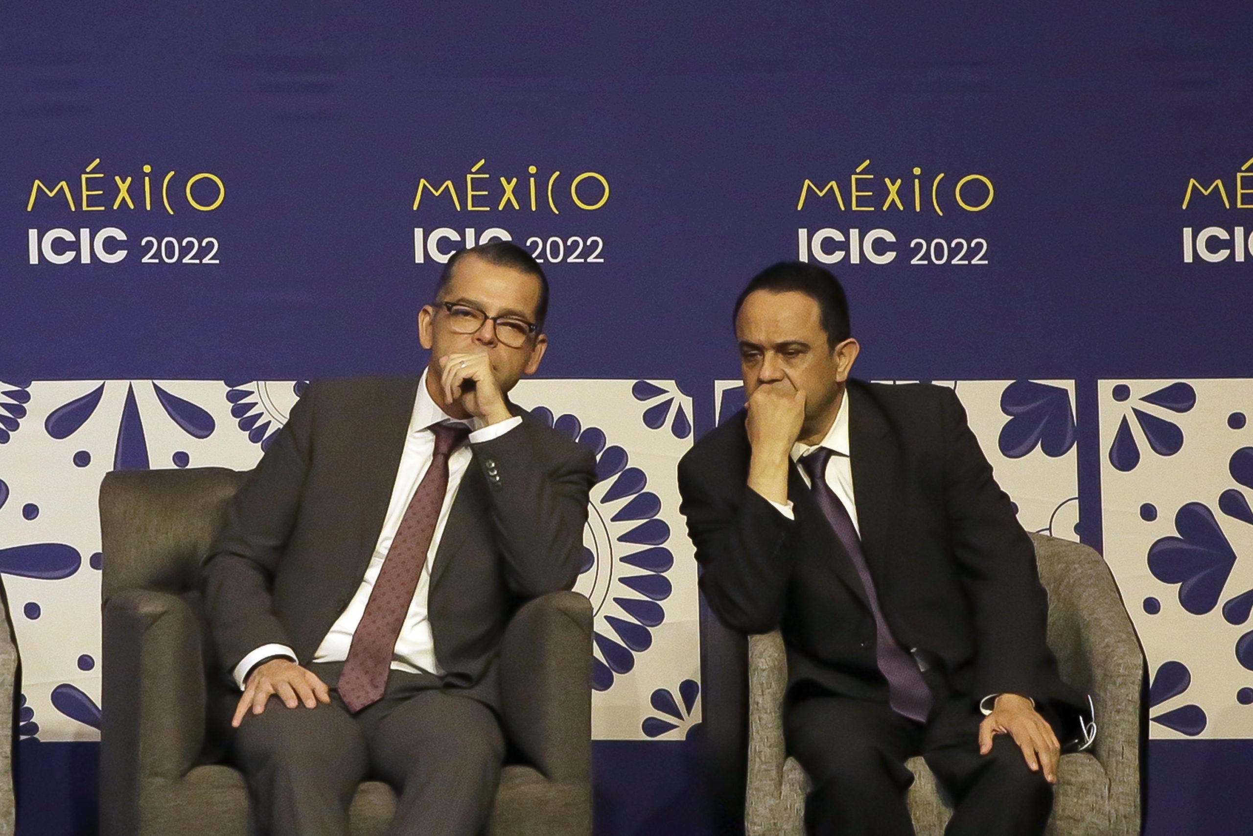 Funcionarios Limitan El Derecho A La Información Comisionado Del Inai
