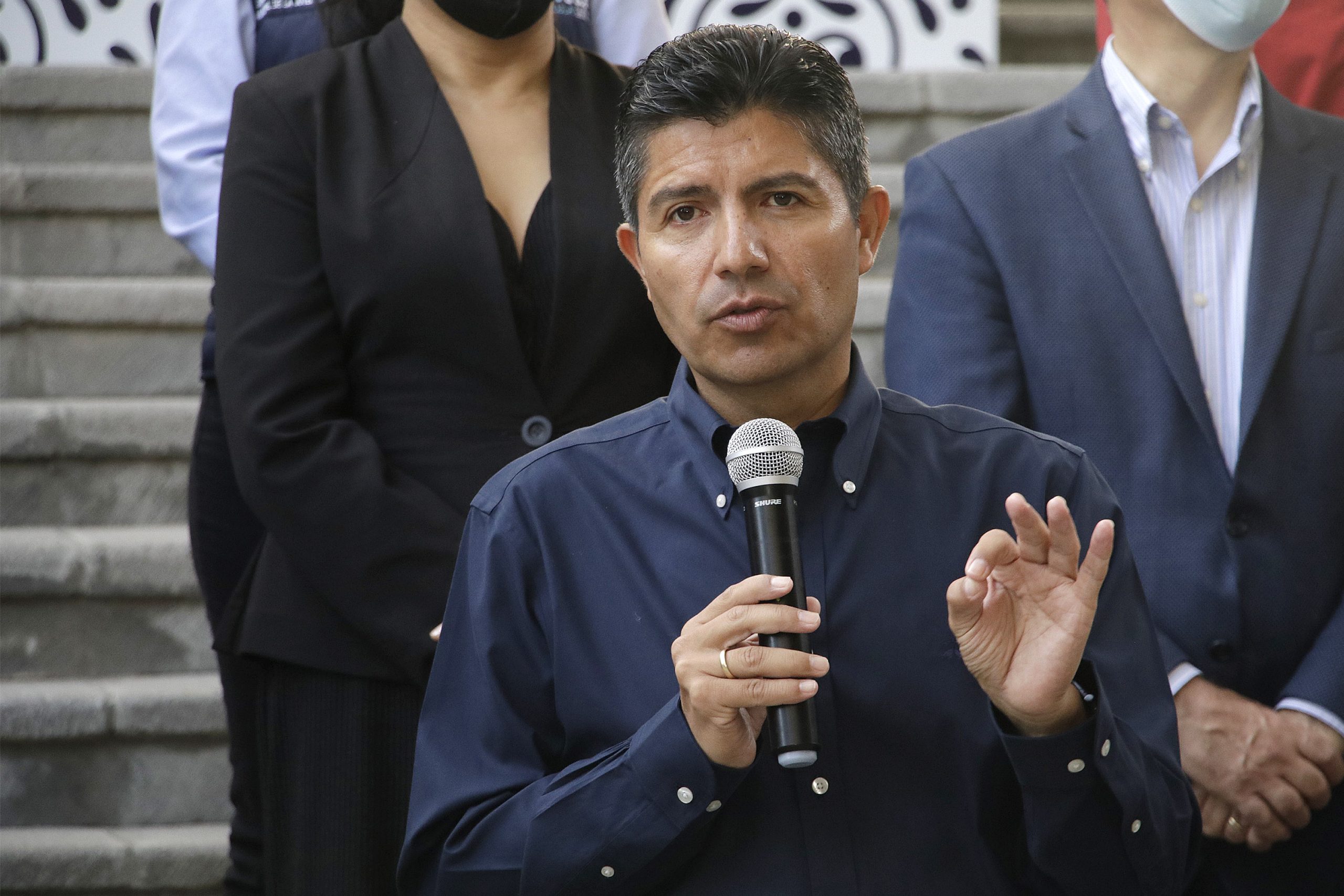 Eduardo Rivera contrata deuda con Banobras por 137 mdp