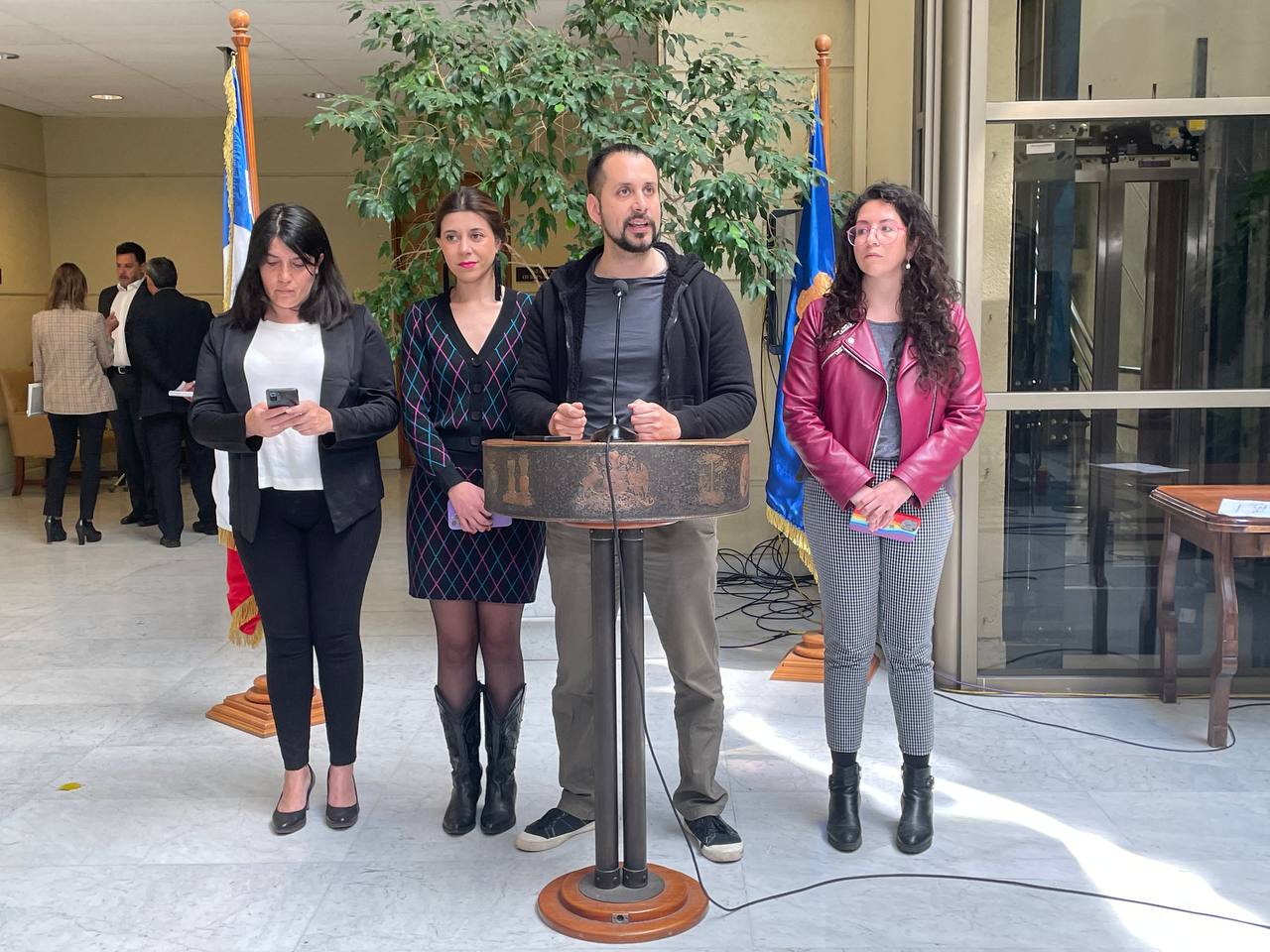 Diputado Giordano y diputada Yeomans presentaron proyecto para limitar causal de despido "por ...