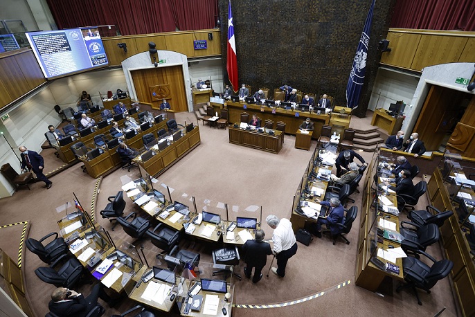 Discusiones y controversias en el Senado sobre el Tratado Integral y ...