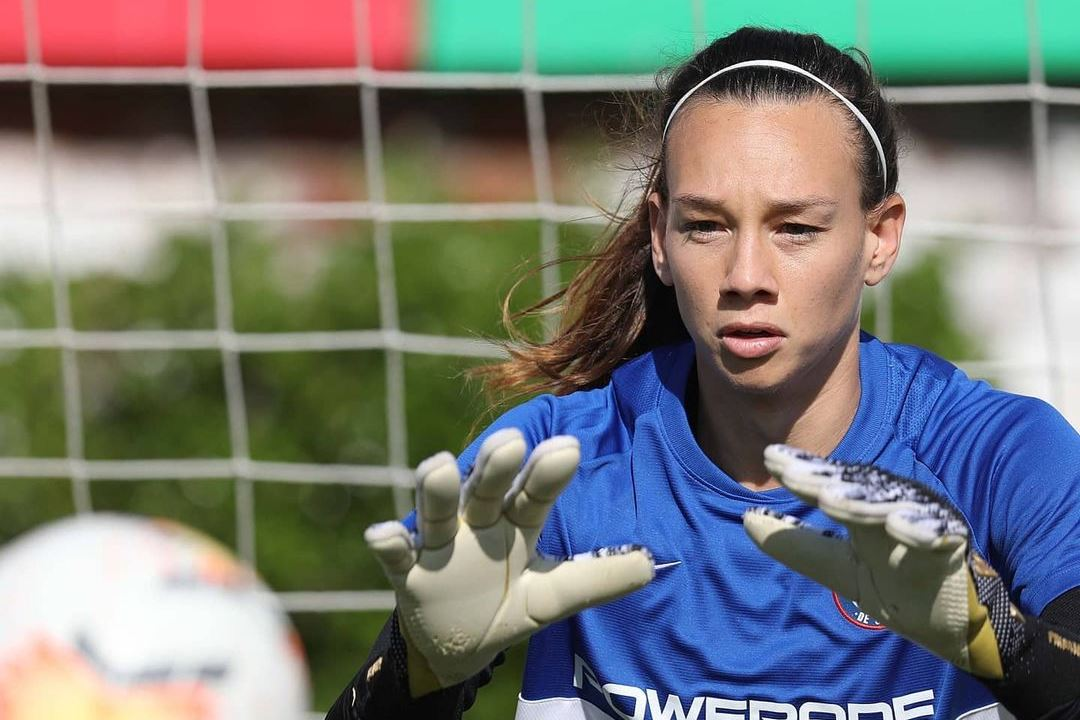 Christiane Endler es elegida como la mejor portera del 2022 por la ...