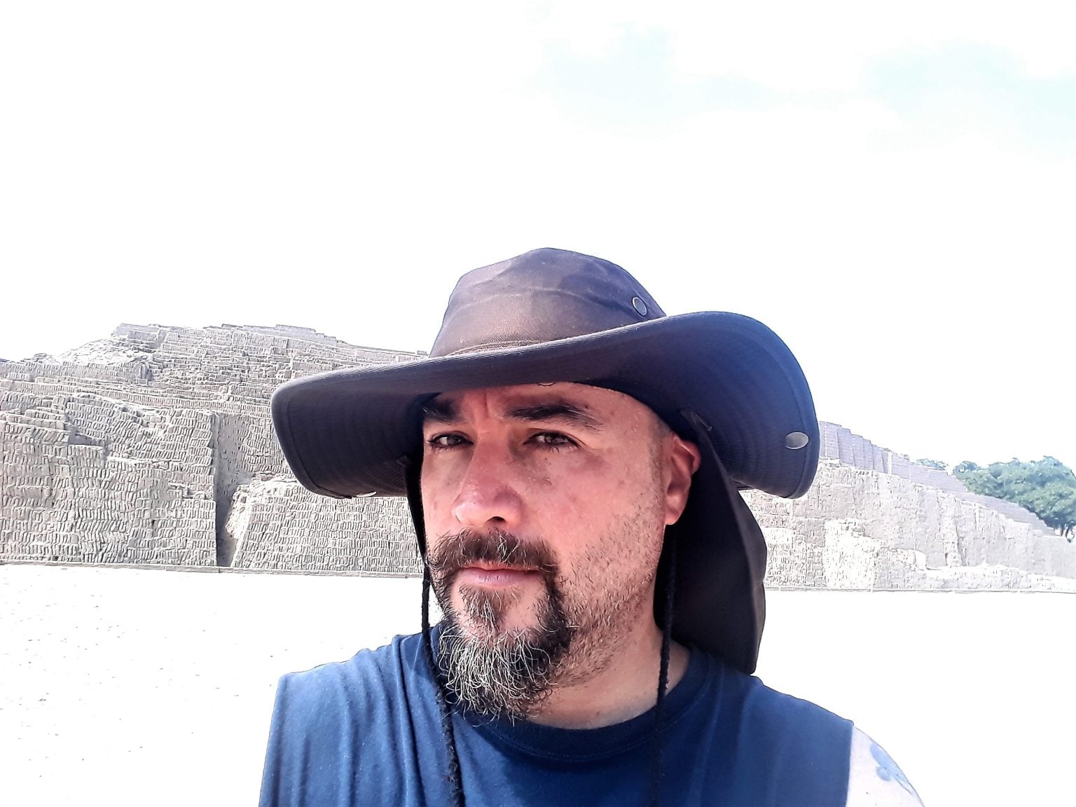 Iván Igor: "El escritor es el pequeño dios creador de cada personaje"