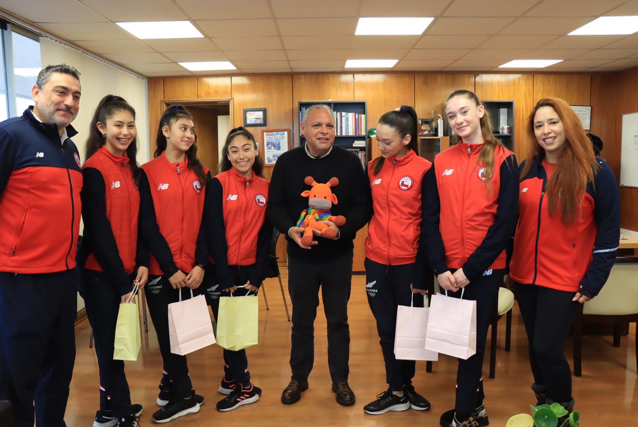 Cinco jóvenes deportistas de Viña del Mar parten a competir en el Campeonato Mundial de Gimnasia ...