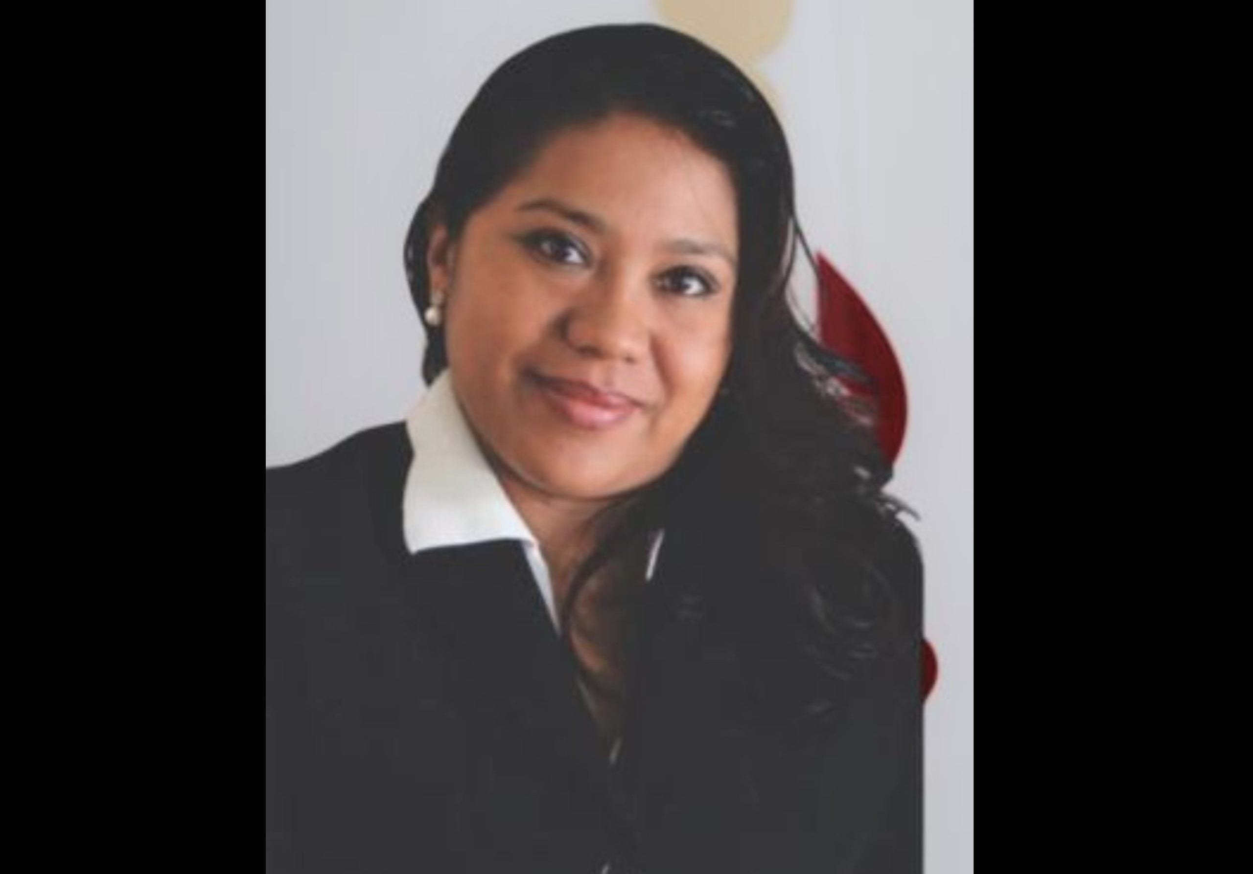 Rectora paga diplomado con recursos de USEP y presenta constancia falsa