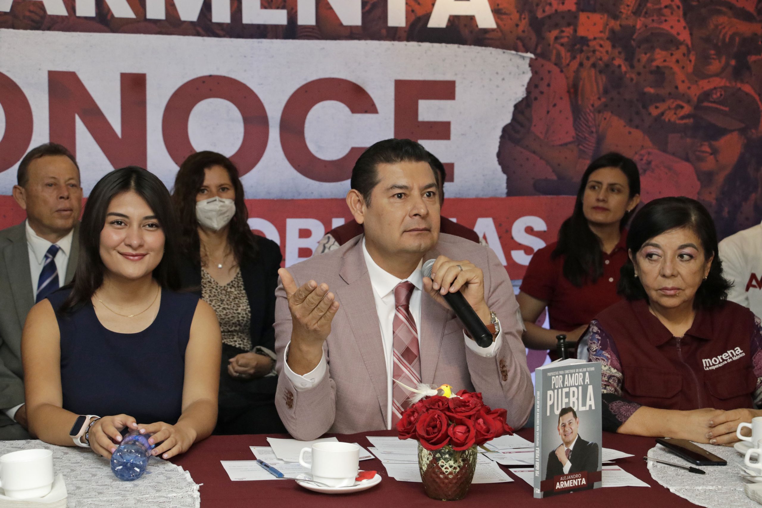 Alejandro Armenta se deslinda de 'cucharear' encuestas