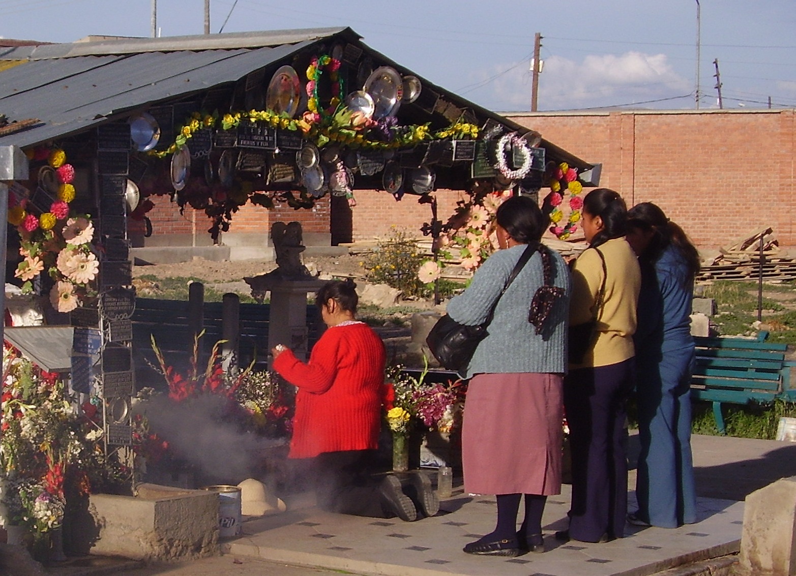 ¿Cuántas animitas hay en Chile? Un café con Víctor Rojas Farías