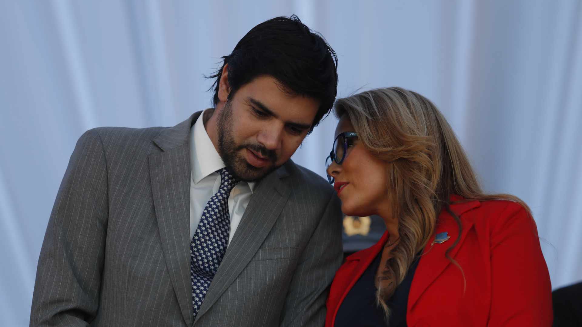 PDI allana oficina de Joaquín Lavín Jr. en el Congreso: Investigan ...