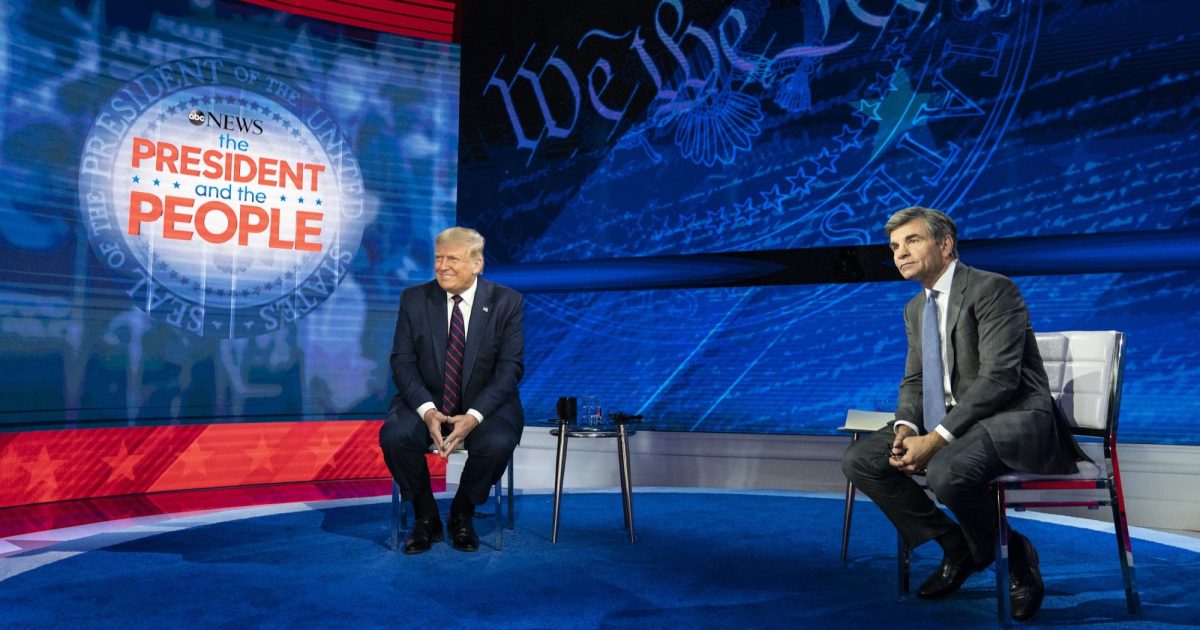 Trump y su estrategia de hostigar a los medios de comunicación