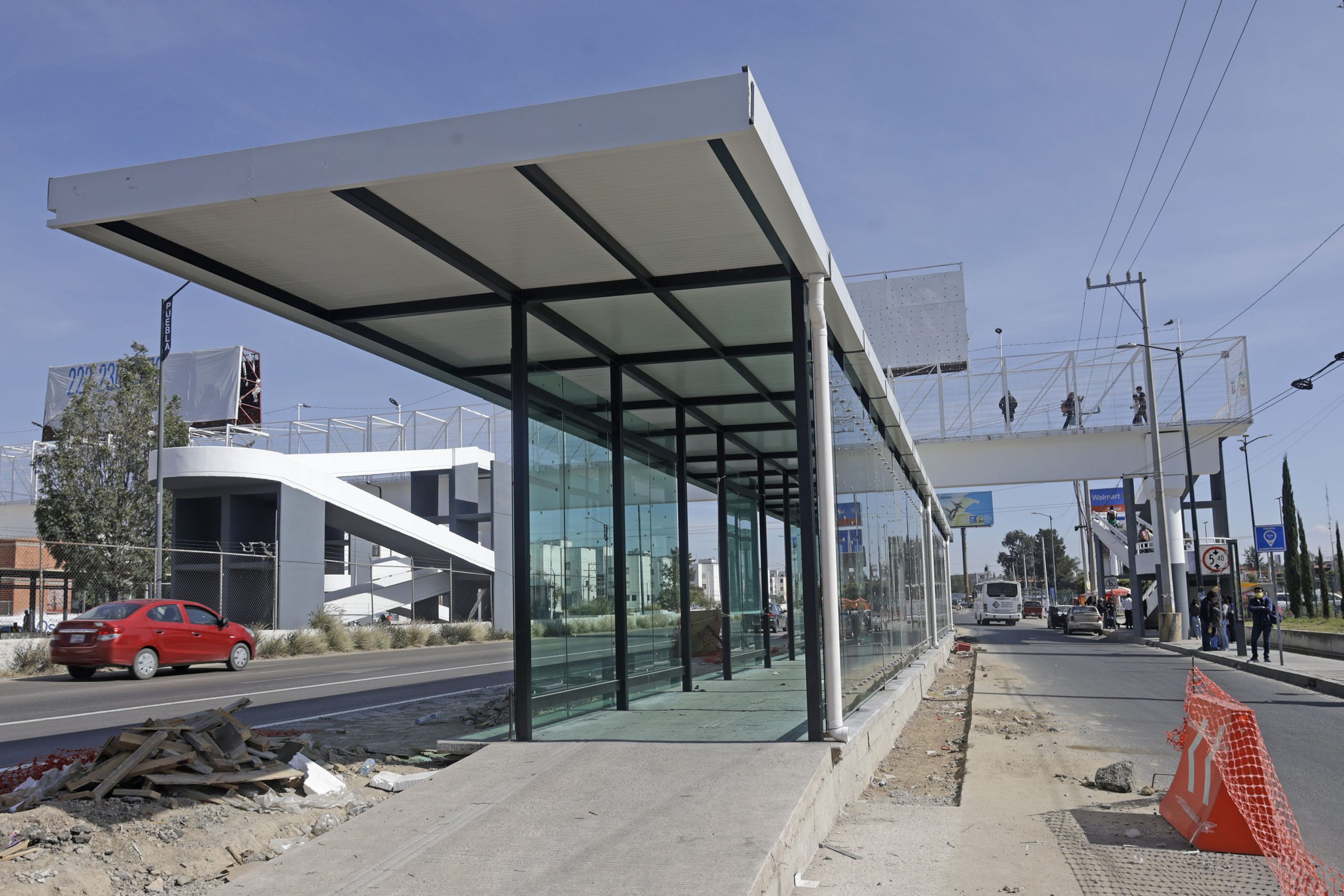 Reducción intermitente en Periférico por Línea 4 del RUTA