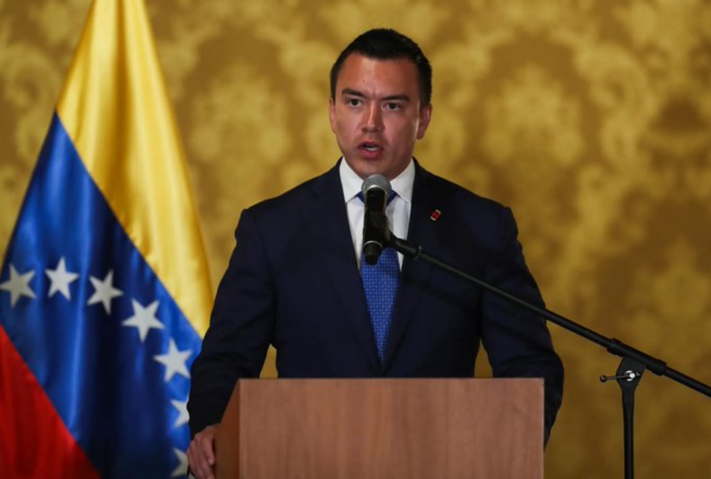 Exesposa de Daniel Noboa lo acusa de violencia y manipulación