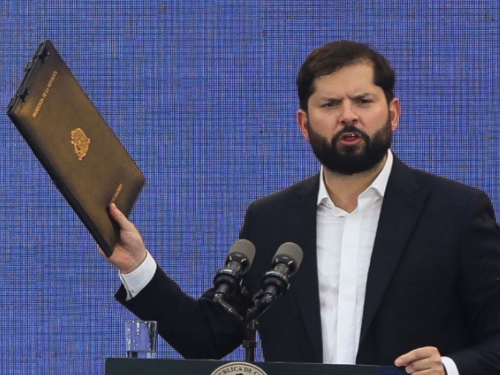 Boric conmemora los 52 años del golpe de Estado y reafirma compromiso ...